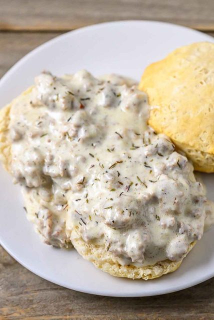 Old Fashioned Biscuits and Gravy (7 Ingredients, 7 Steps, 25 min)